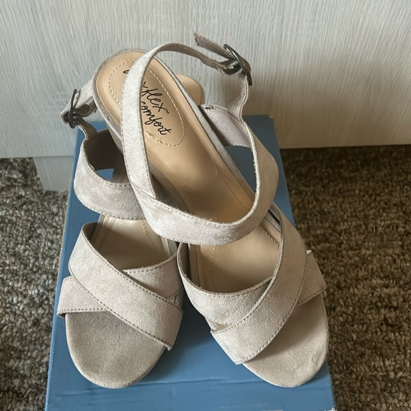 dexflex comfort | Shoes | Dexflex Comfort Sandals Womens Cross Strap ...